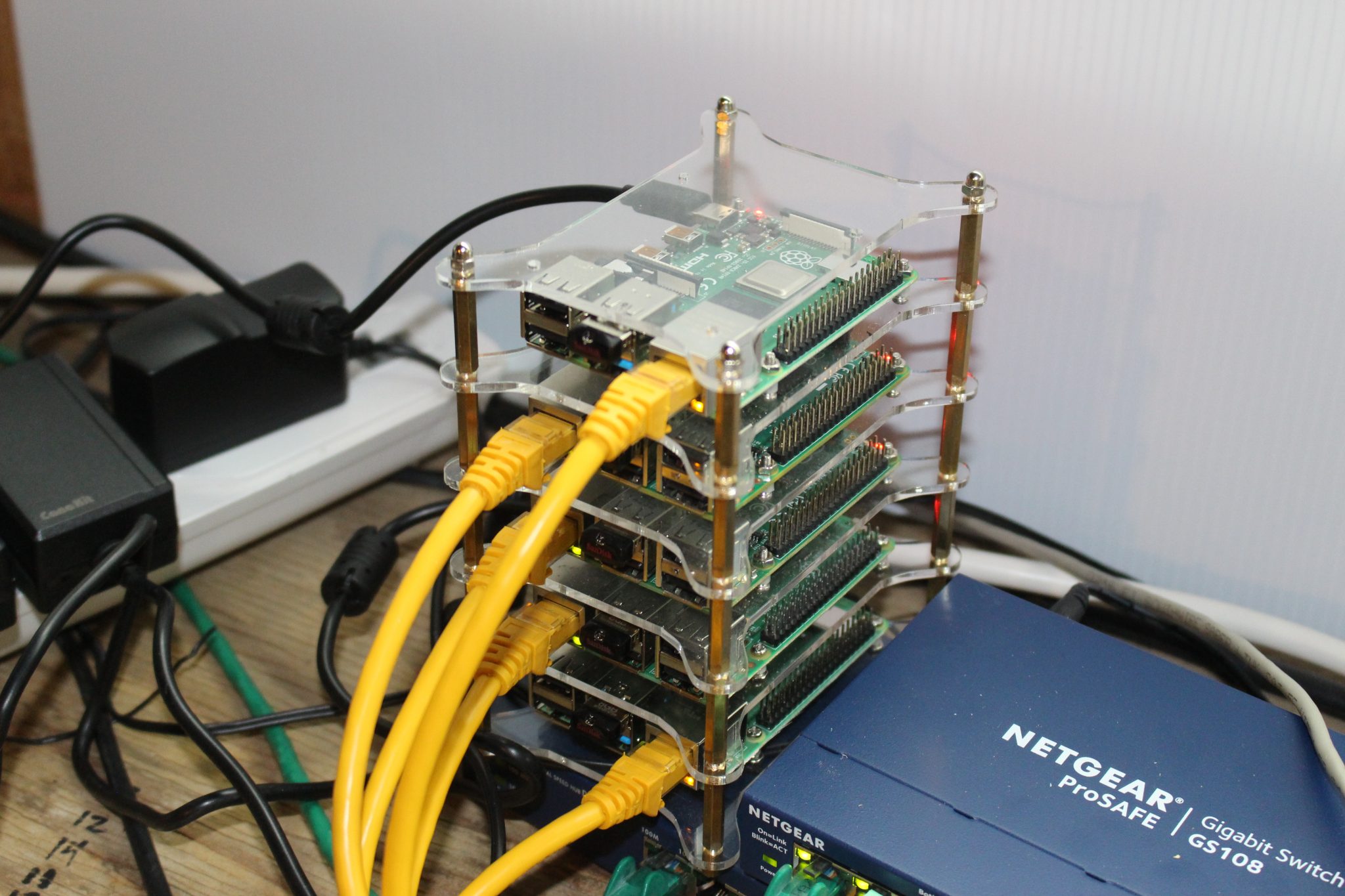 DIN-r plate Raspberry Pi Rack System – How to Raspberry