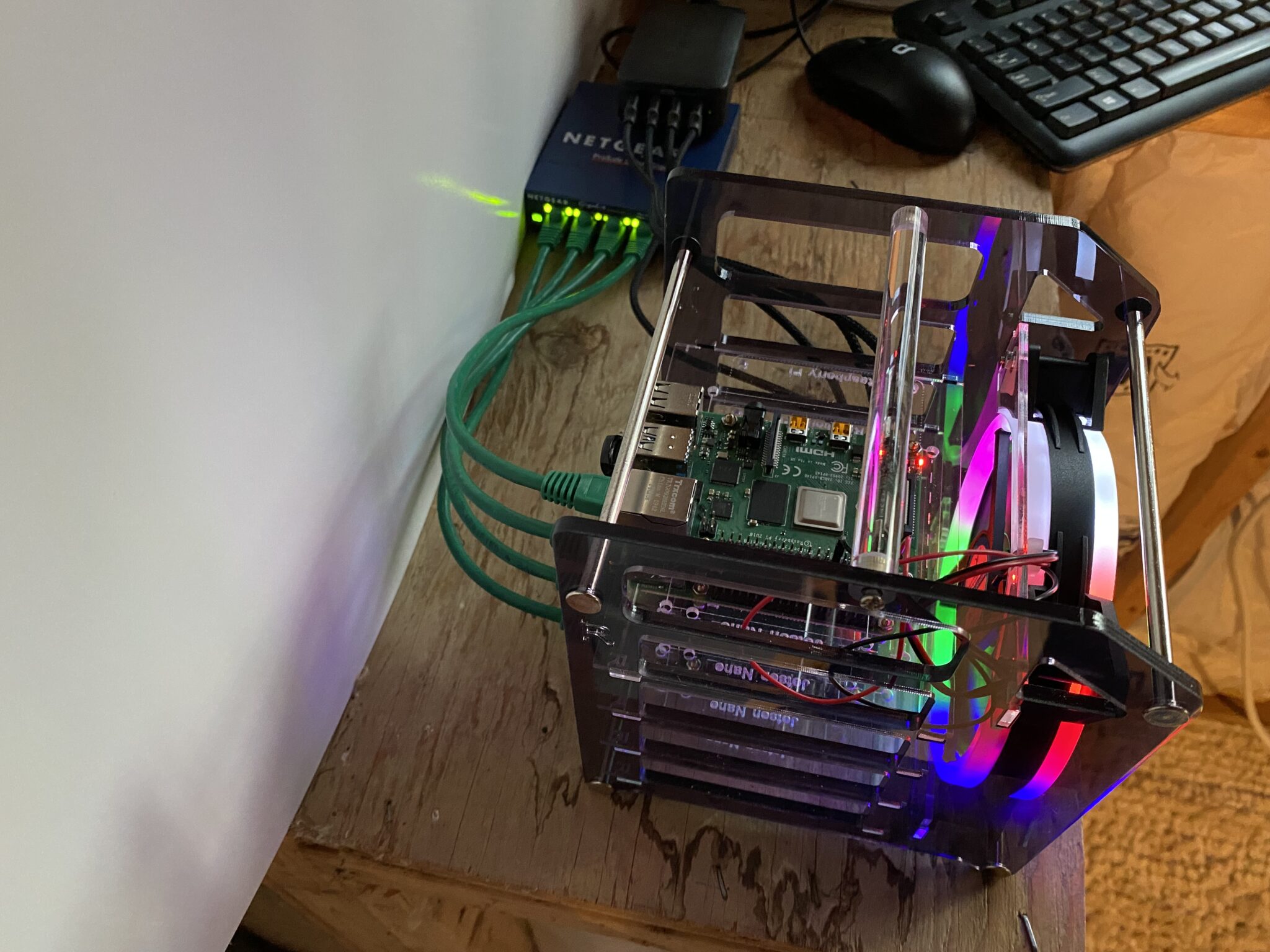 How to Build the GeeekPi Raspberry Pi Cluster Case – How to Raspberry